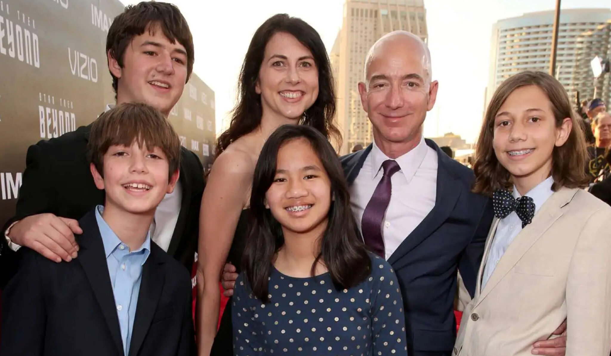 Inside Jeff Bezos’ Stunning Homes: A Luxury Overview